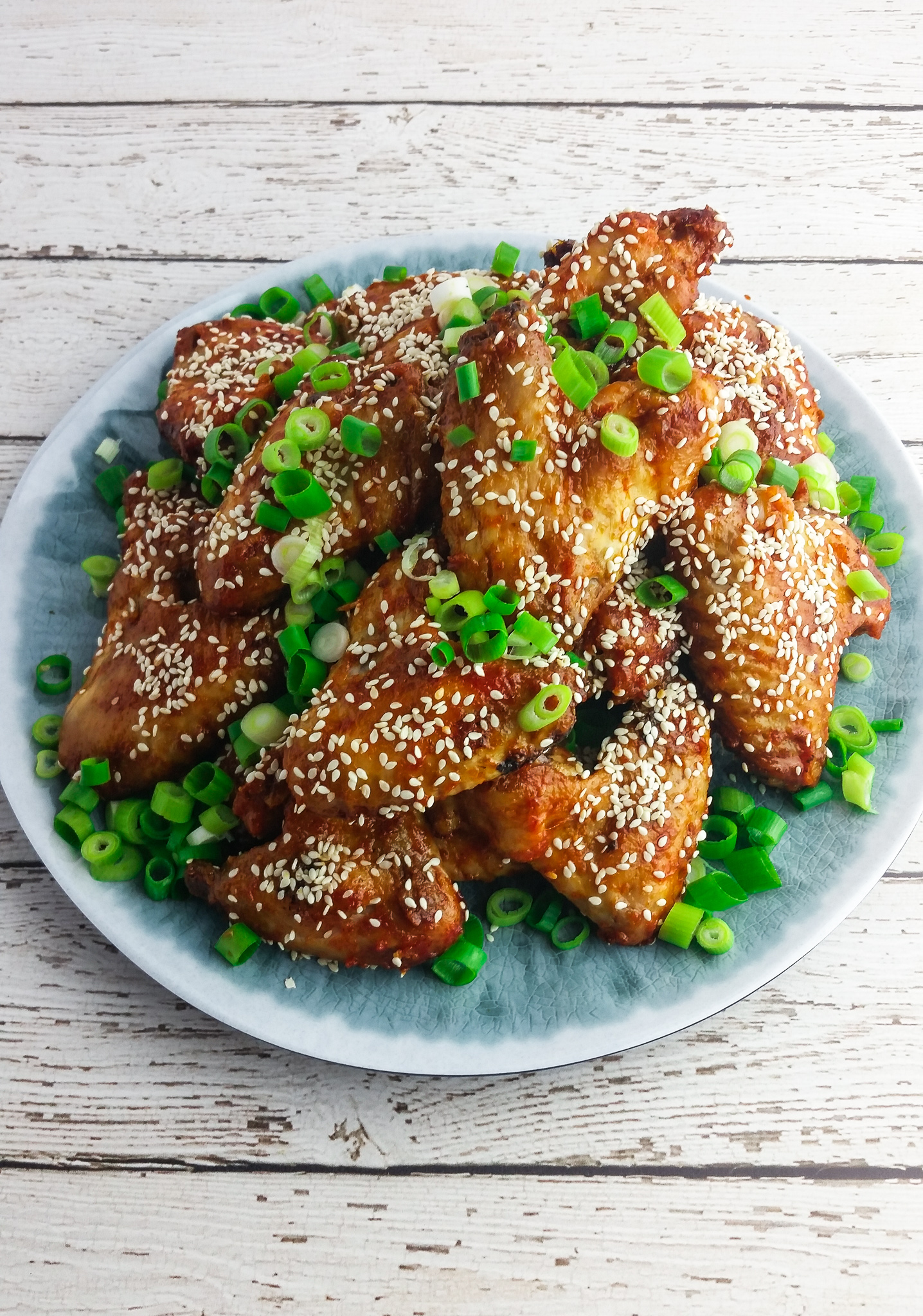 Spicy Sriracha Chicken Wings - Low Carb Nikki